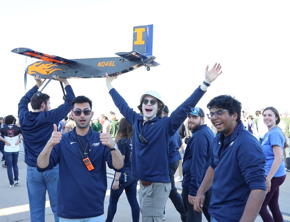 Design Build Fly team finishes strong, motivated for next year | Aerospace Engineering | Illinois
